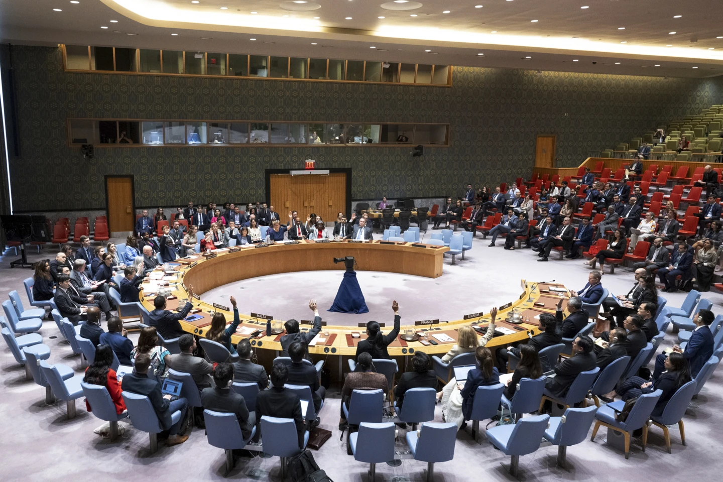 Un Security Council Adopts Cease Fire Resolution To End Israel War On