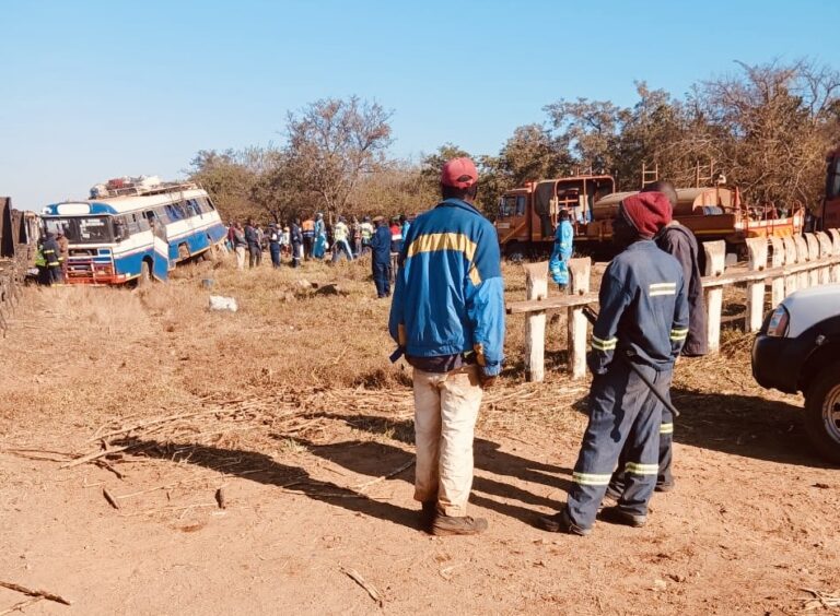 9 killed, 25 injured as bus slams into train in Triangle - Zimbabwe ...